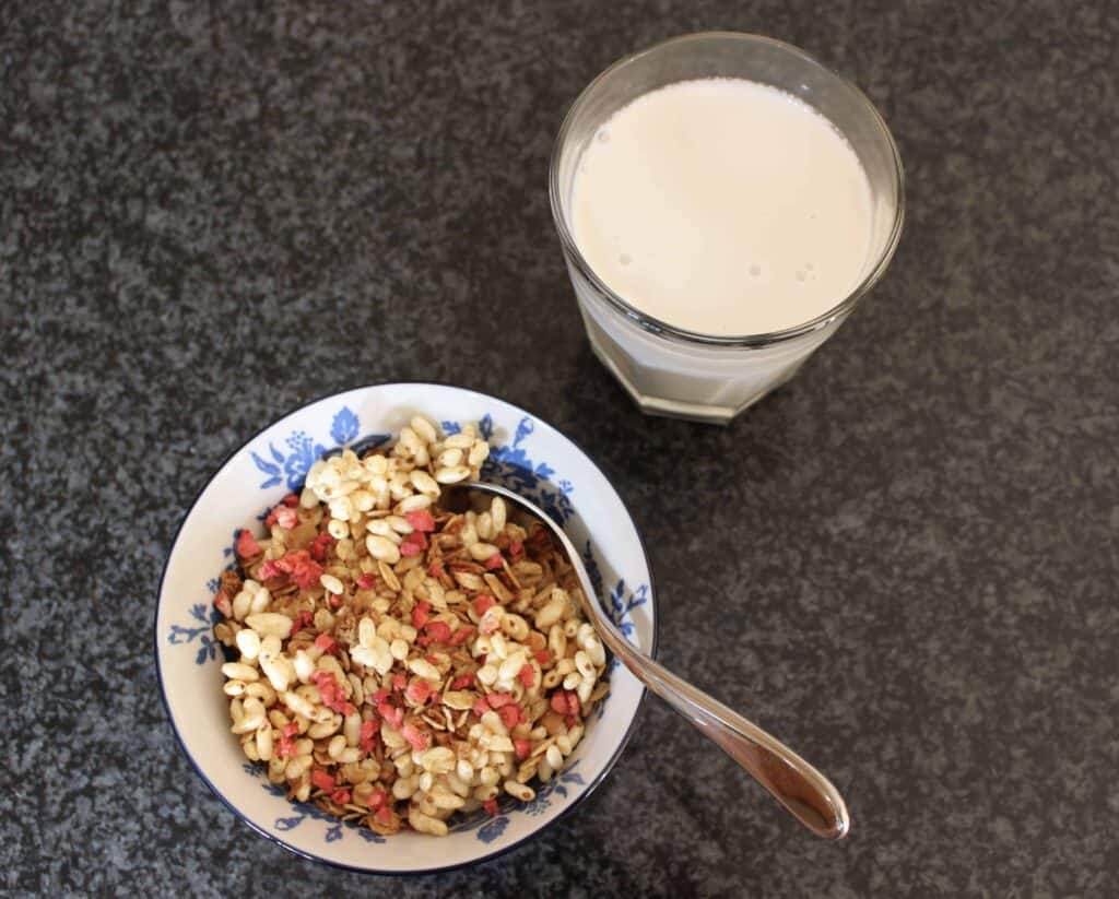 Homemade Jordan's Strawberry Country Crisp - Rhian's Recipes